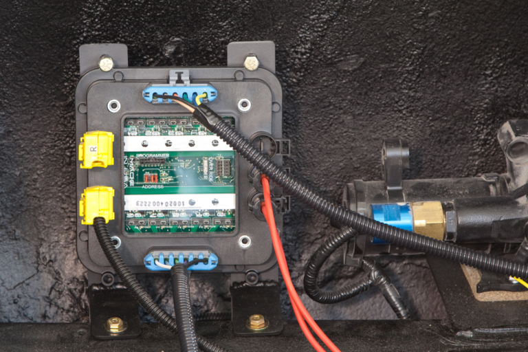 Routing the CAN Cable - Infinitybox